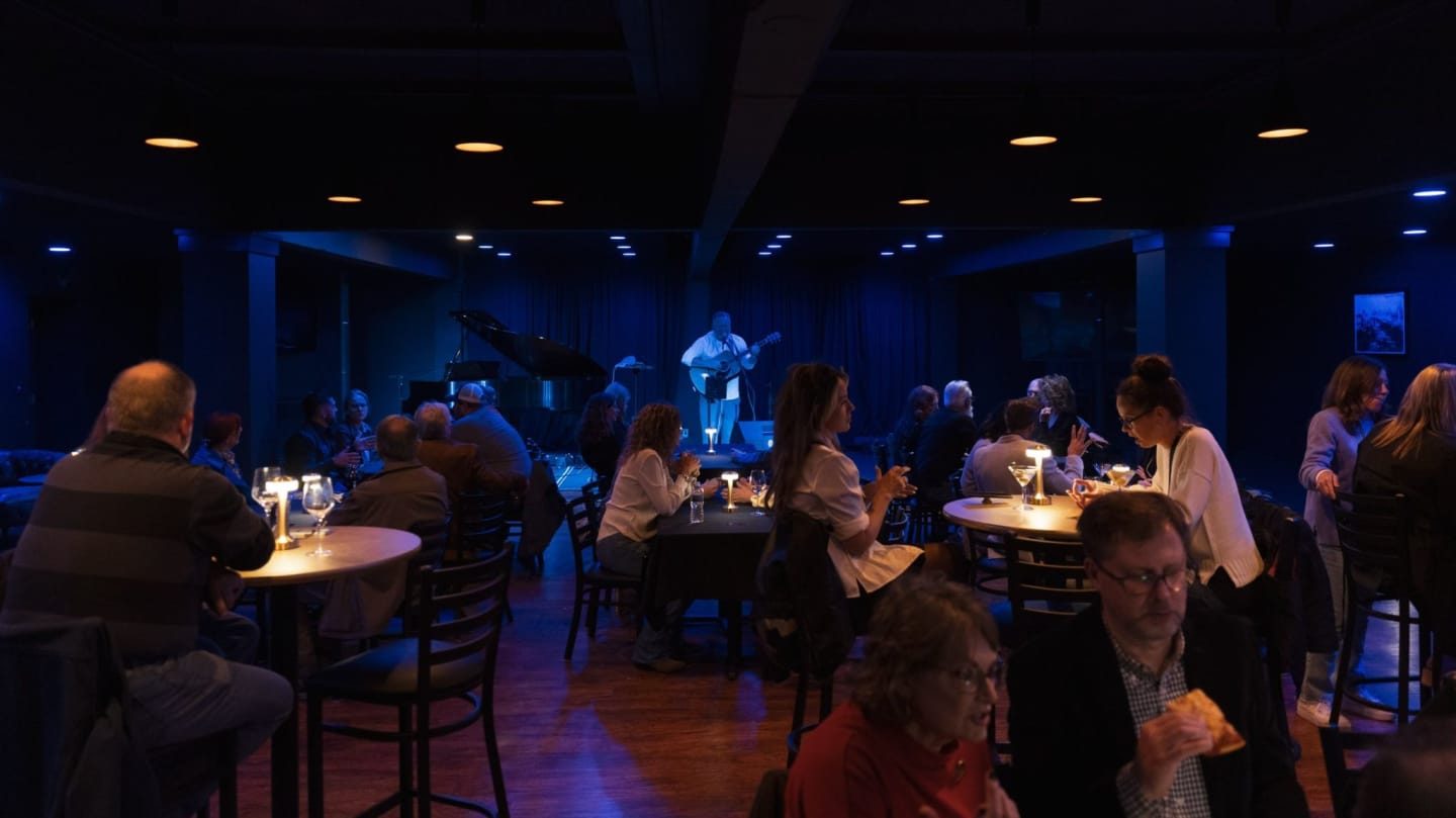 Lou's Lounge- Singer Songwriter Showcase