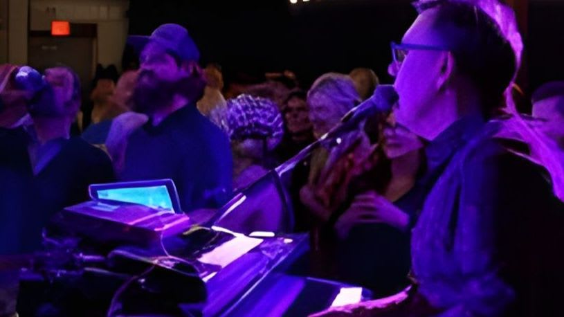 Music Mania - Dueling Pianos