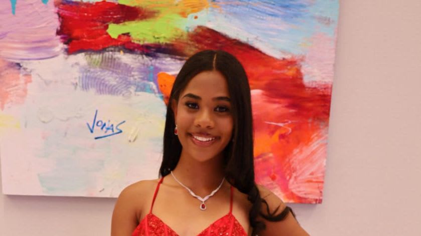 Debutante Kaitlen Hash: 25-26 QCIPF Debutante Cotillion & Scholarship ...