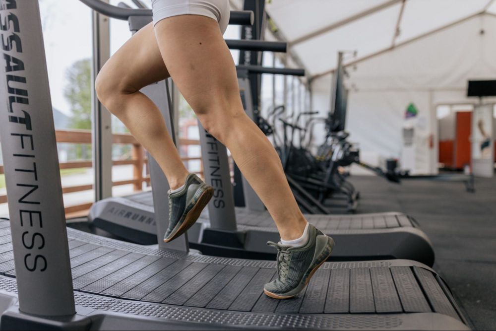Rowing Machine vs. Treadmill: Which Is Better for You? | Hydrow