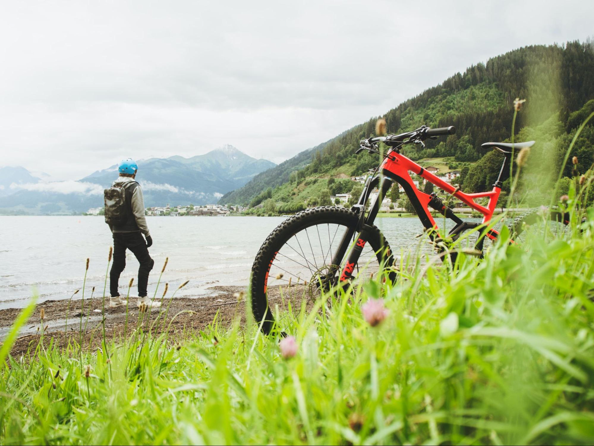 How to Work Out Out on Vacation: 10 Tips for Exercising | Hydrow