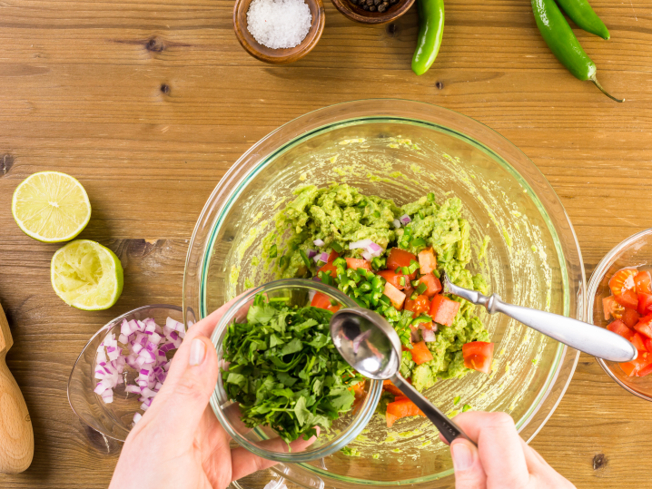 Team Building Activity - Guacamole and Salsa Showdown - Atlanta | Classpop!