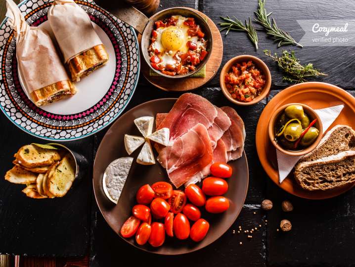 Cooking Class - Italian Family Style Feast - Los Angeles | Cozymeal