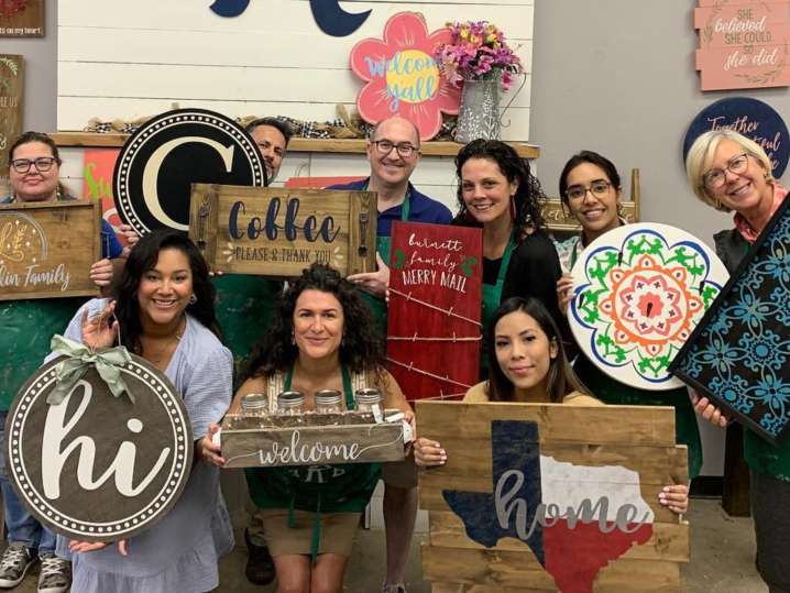 Paint and Sip - Team Building Crafts Art Workshop - Houston | Classpop!