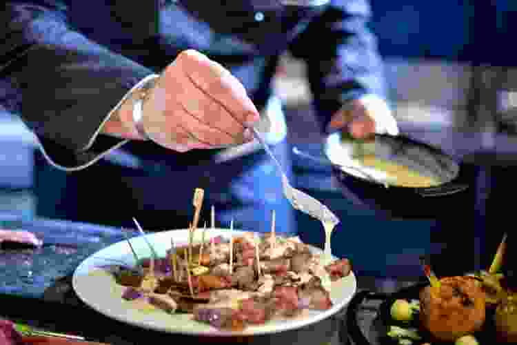 What Is a Sous Chef? | Guide for 2023 | Cozymeal