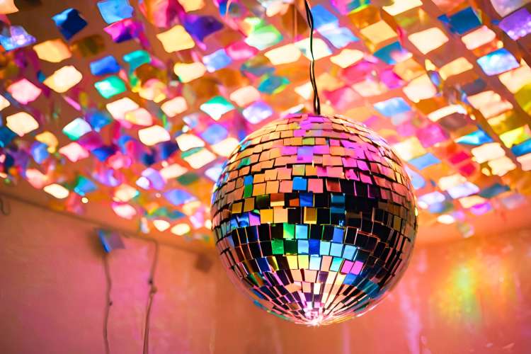 What to do With Old CDs | DIY Crafts for 2025 | Classpop!