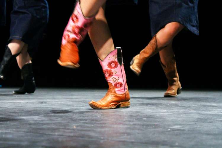 How to Line Dance | Beginner’s Guide for 2025 | Classpop!