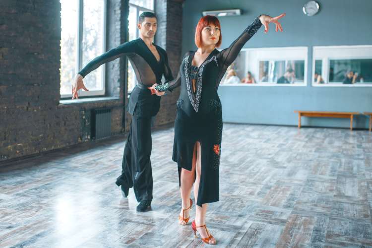 How to Salsa Dance | The 2025 New Dancer’s Guide | Classpop!