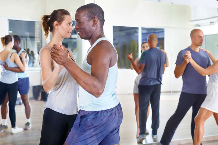 How to Waltz for Beginners | 2025 Dancer’s Guide | Classpop!