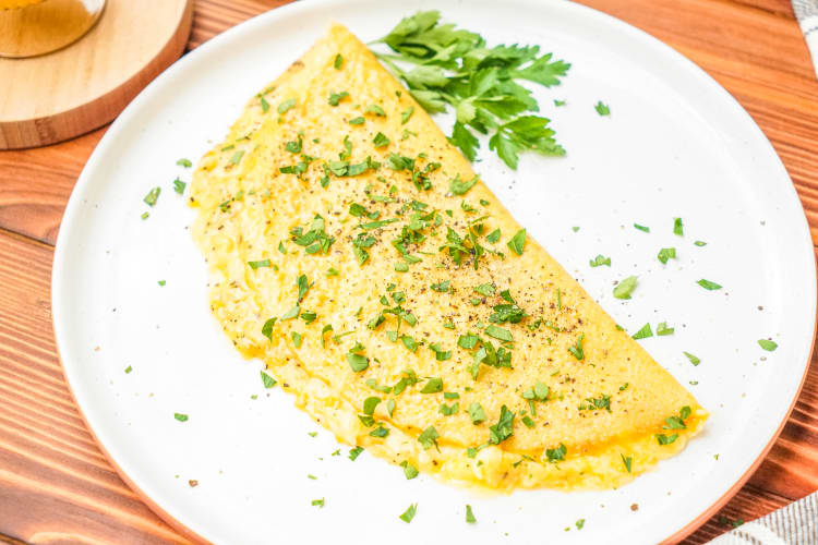 How to Make an Omelet| A Complete Guide to Making an Omelet | Cozymeal