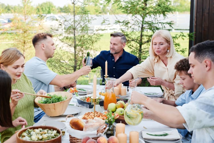 Planning a Family Reunion | 11 Easy Ideas for 2026 | Cozymeal