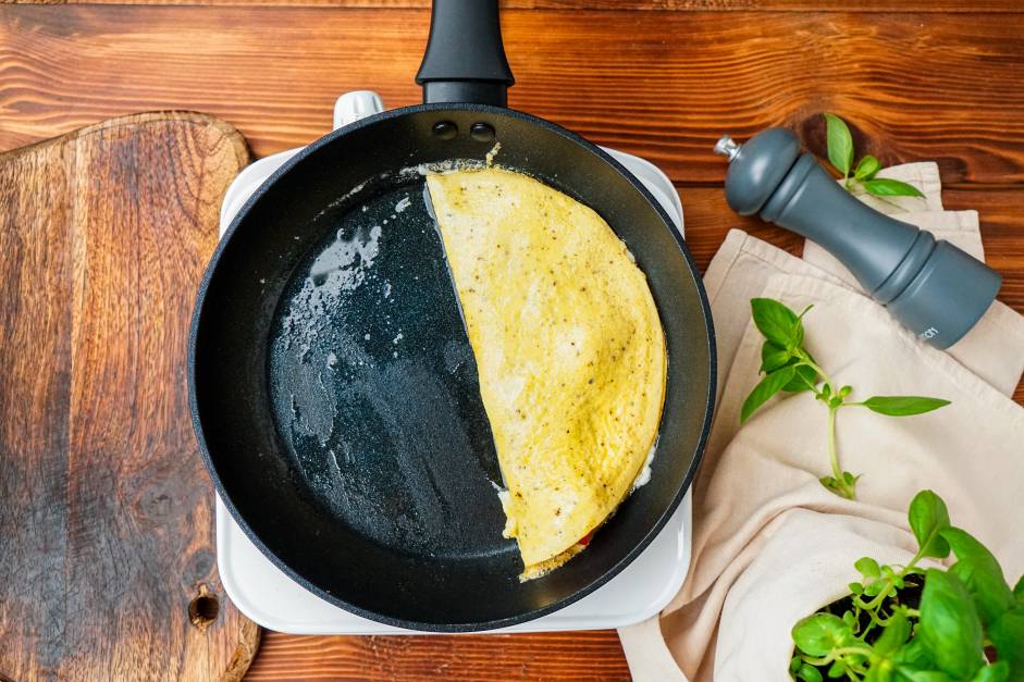 How to Make an Omelet| A Complete Guide to Making an Omelet | Cozymeal
