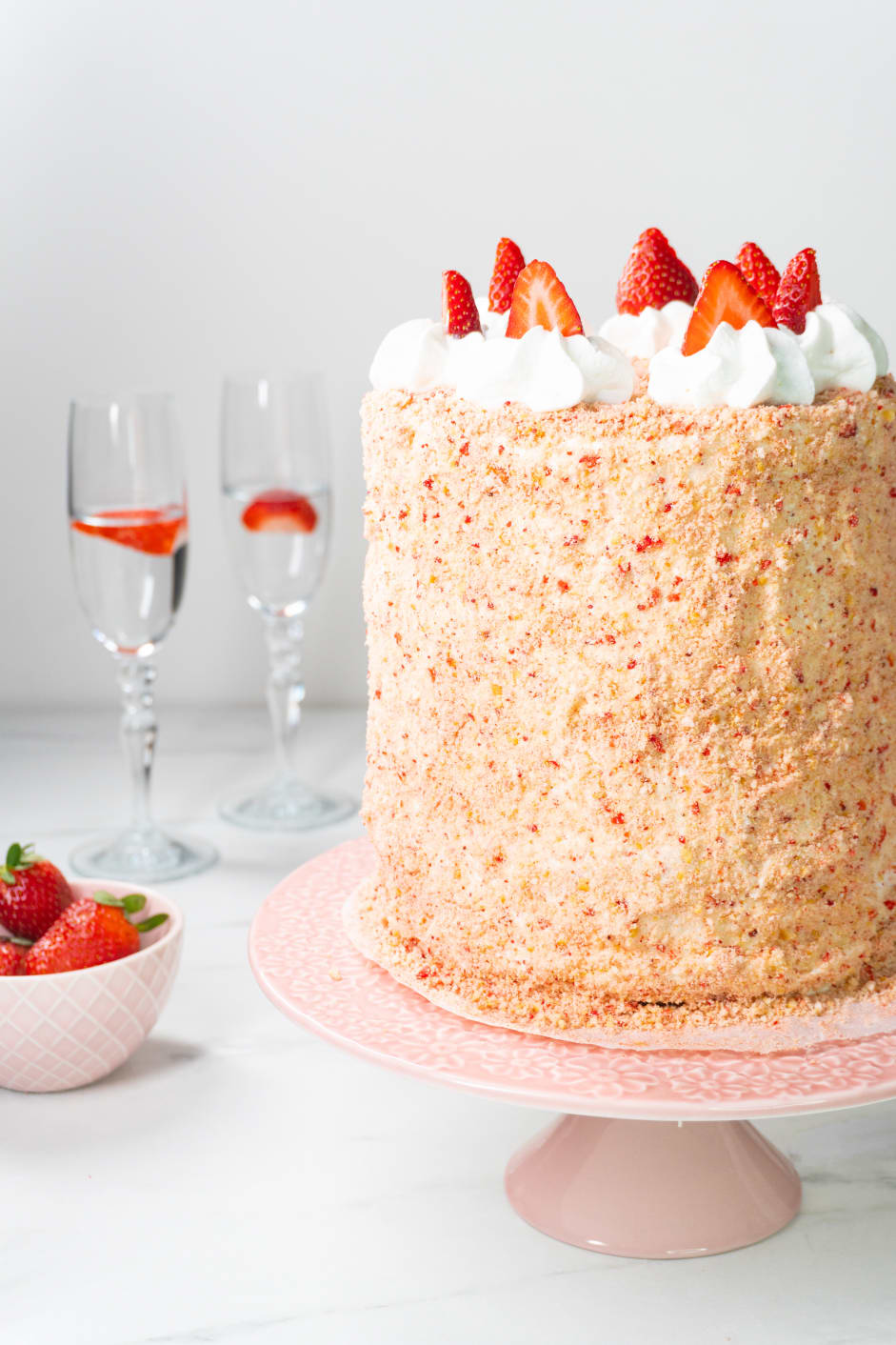 Strawberry Crunch Cake Recipe | Cozymeal