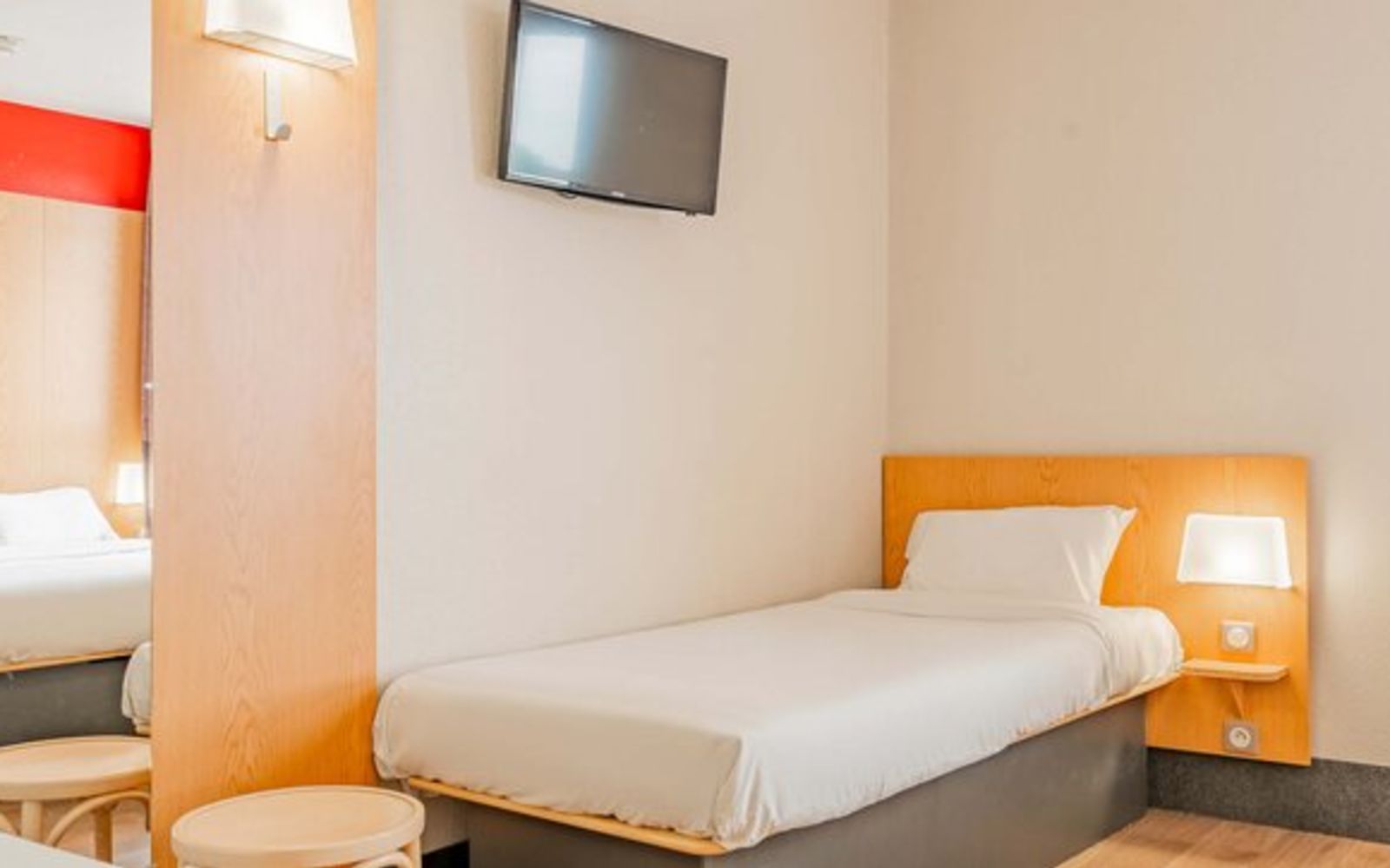 B&B Hôtel Lens Musée du Louvre, proche de la gare et du centre