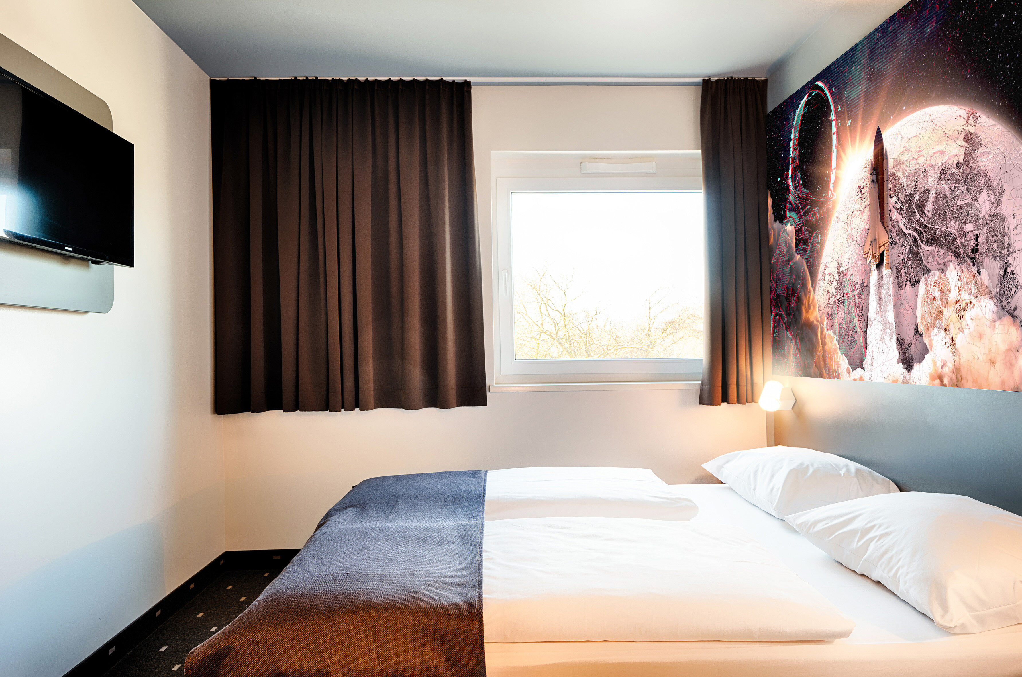Explore Bremen's Charming Old Town | B&B HOTELS