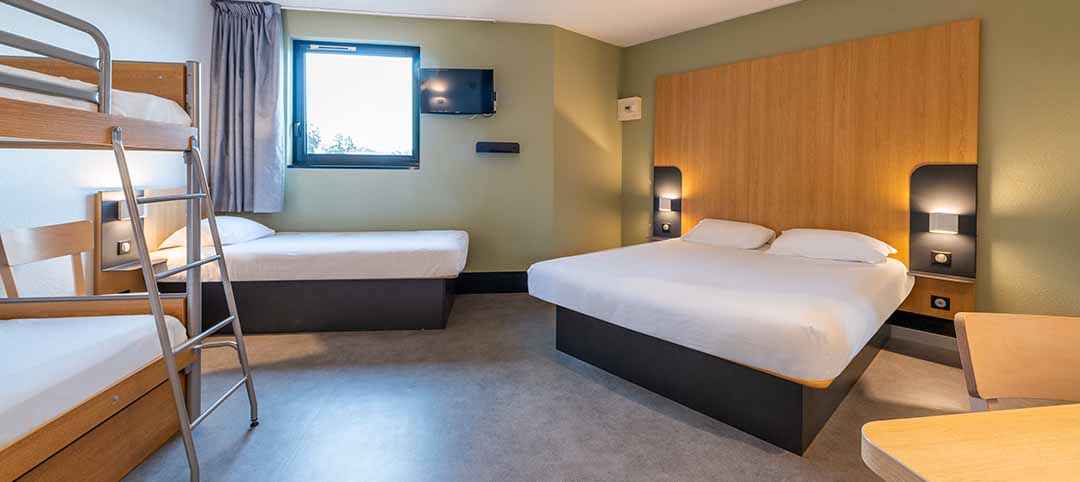 B&B HOTEL à Cholet, dans le centre, proche du Puy du Fou