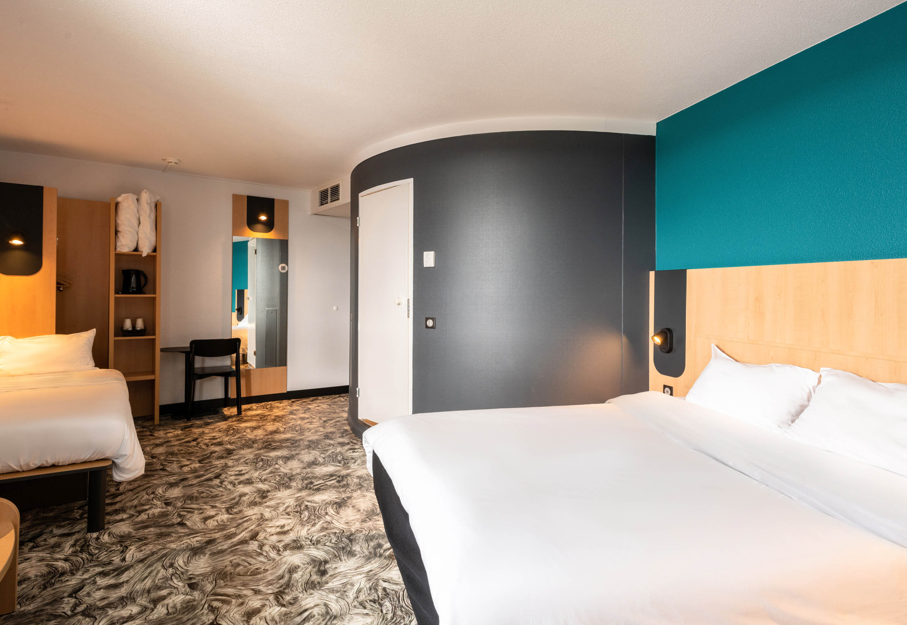 B&B HOTELS in Calais: 3-star hotel with restaurant and parking