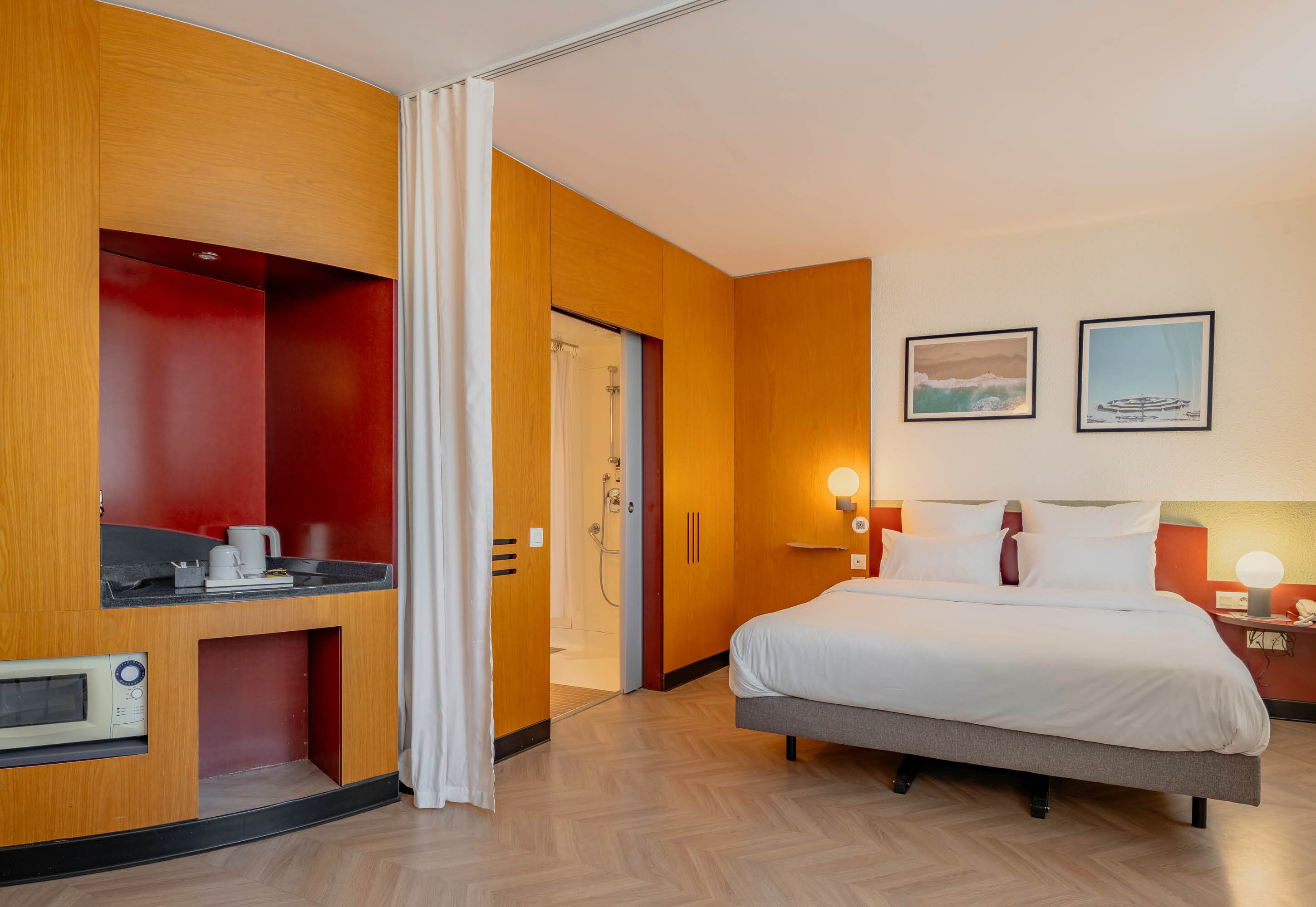 B&B HOTELS à Calais : hôtel 4 étoiles avec restaurant et parking