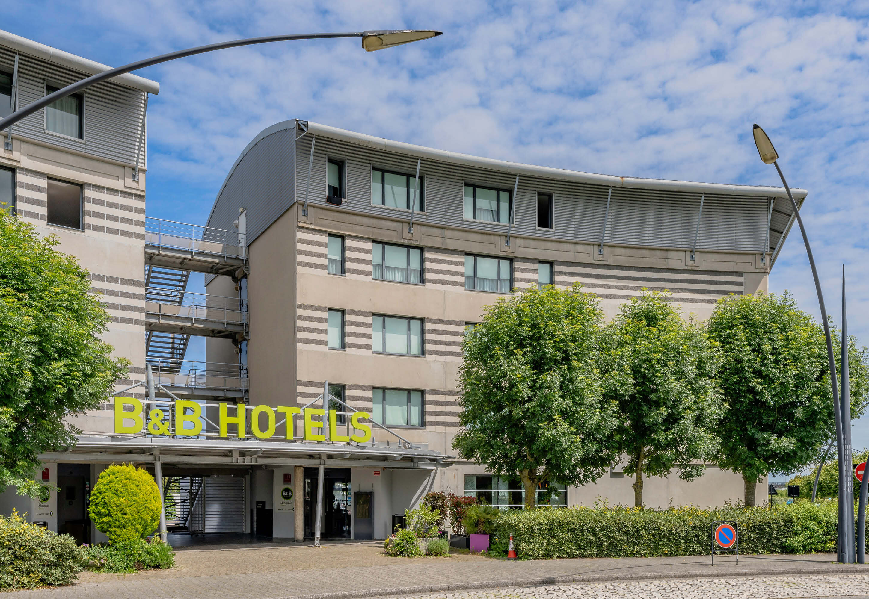 B&B HOTELS à Calais : hôtel 4 étoiles avec restaurant et parking