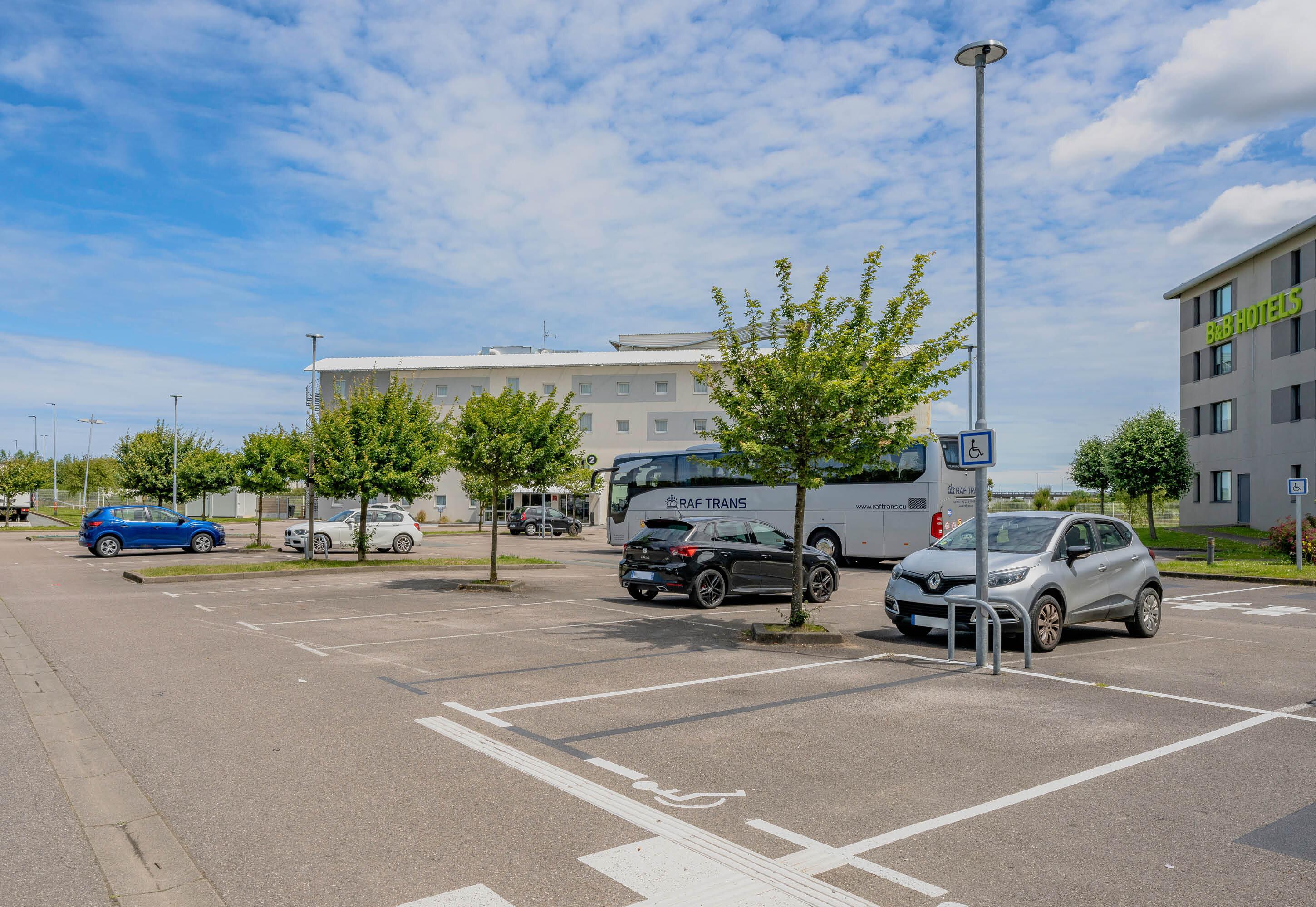 B&B HOTELS à Calais : hôtel 4 étoiles avec restaurant et parking