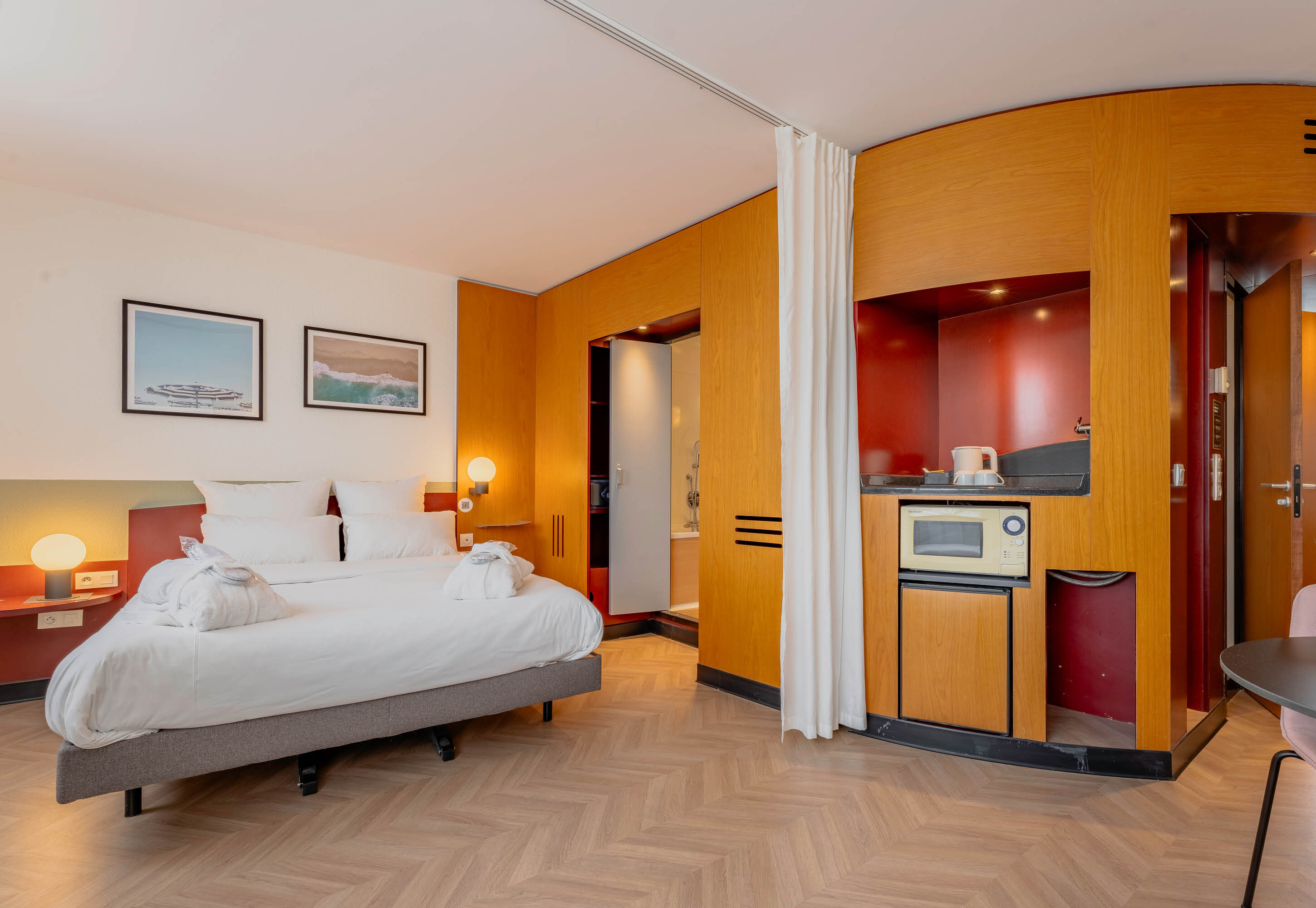 B&B HOTELS à Calais : hôtel 4 étoiles avec restaurant et parking
