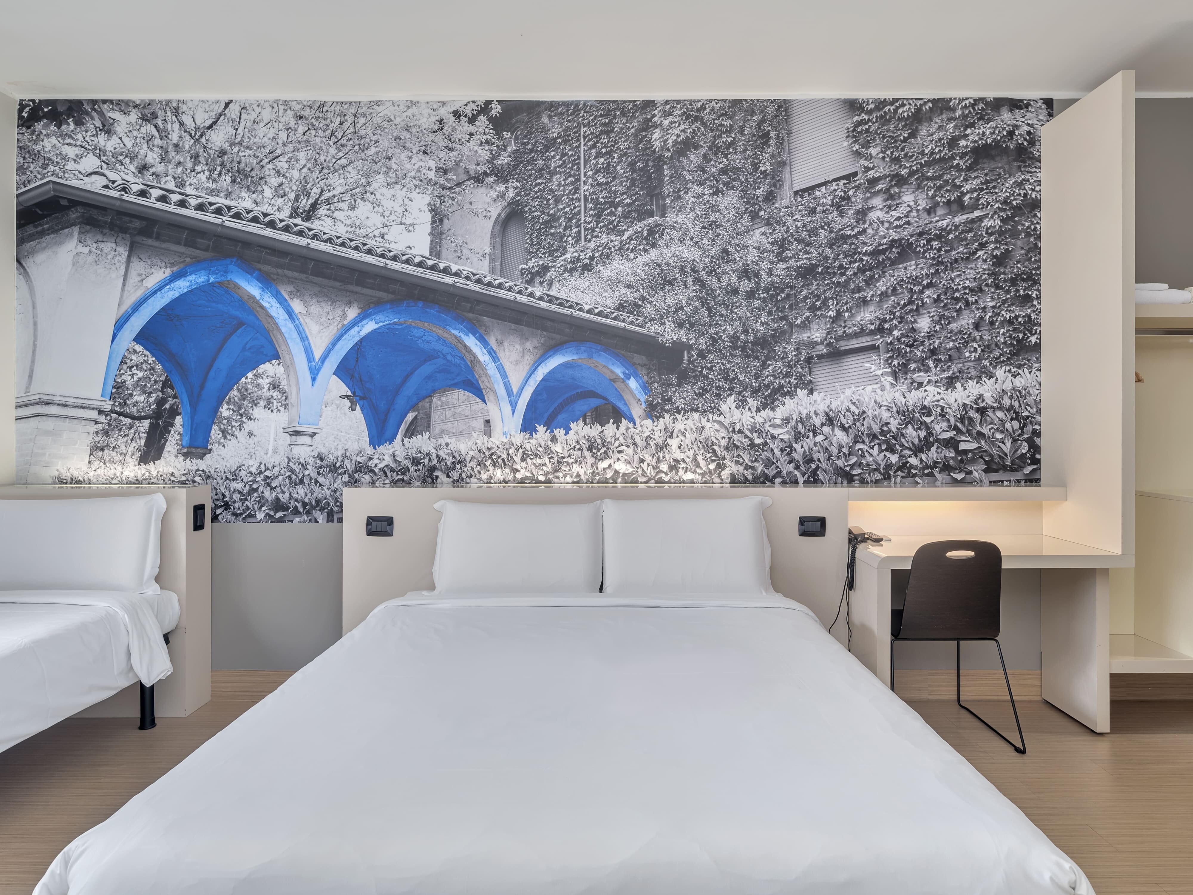 B&B HOTEL Como Camerlata | convenient for highway and city center