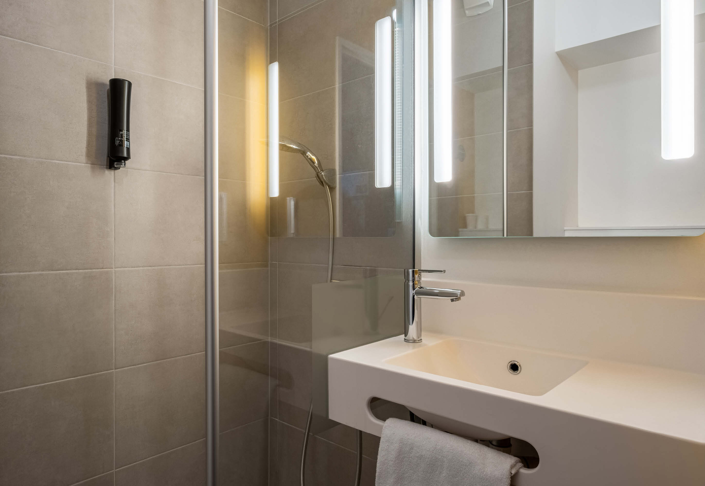 B&B HOTEL Evian Publier, 3 star and economical