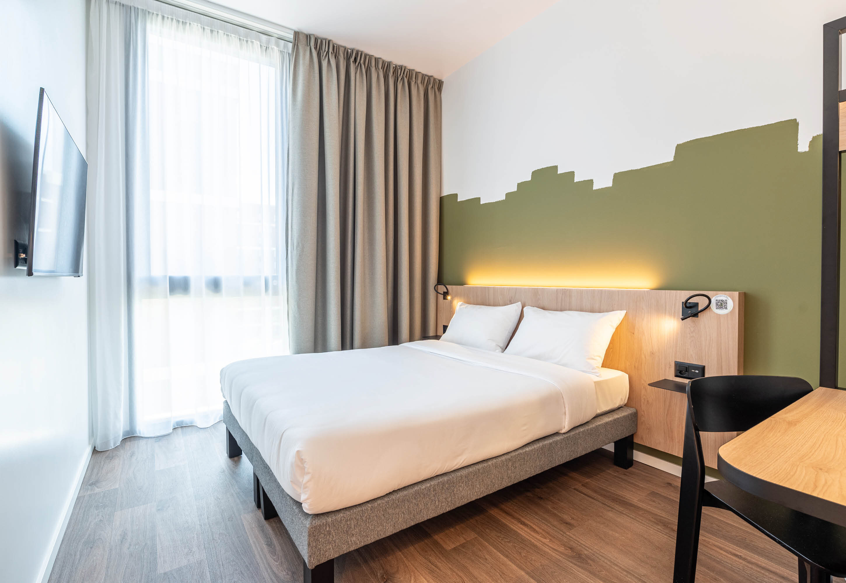 B&B HOTEL Geneva Airport: Comfortable modern rooms close to central Geneva