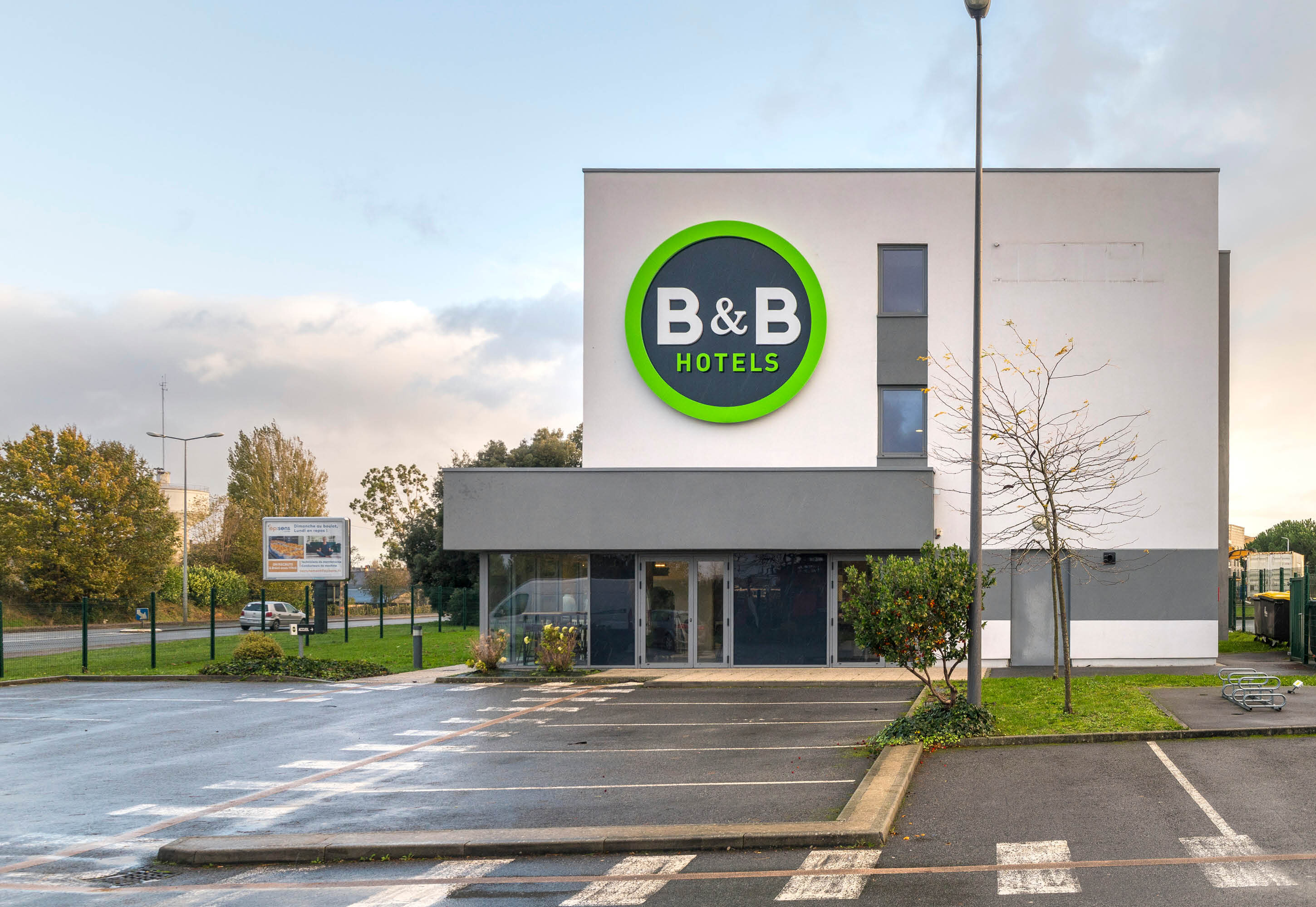 B&B HOTEL Laval Ouest : un séjour tout confort à l’ouest de Laval avec ...