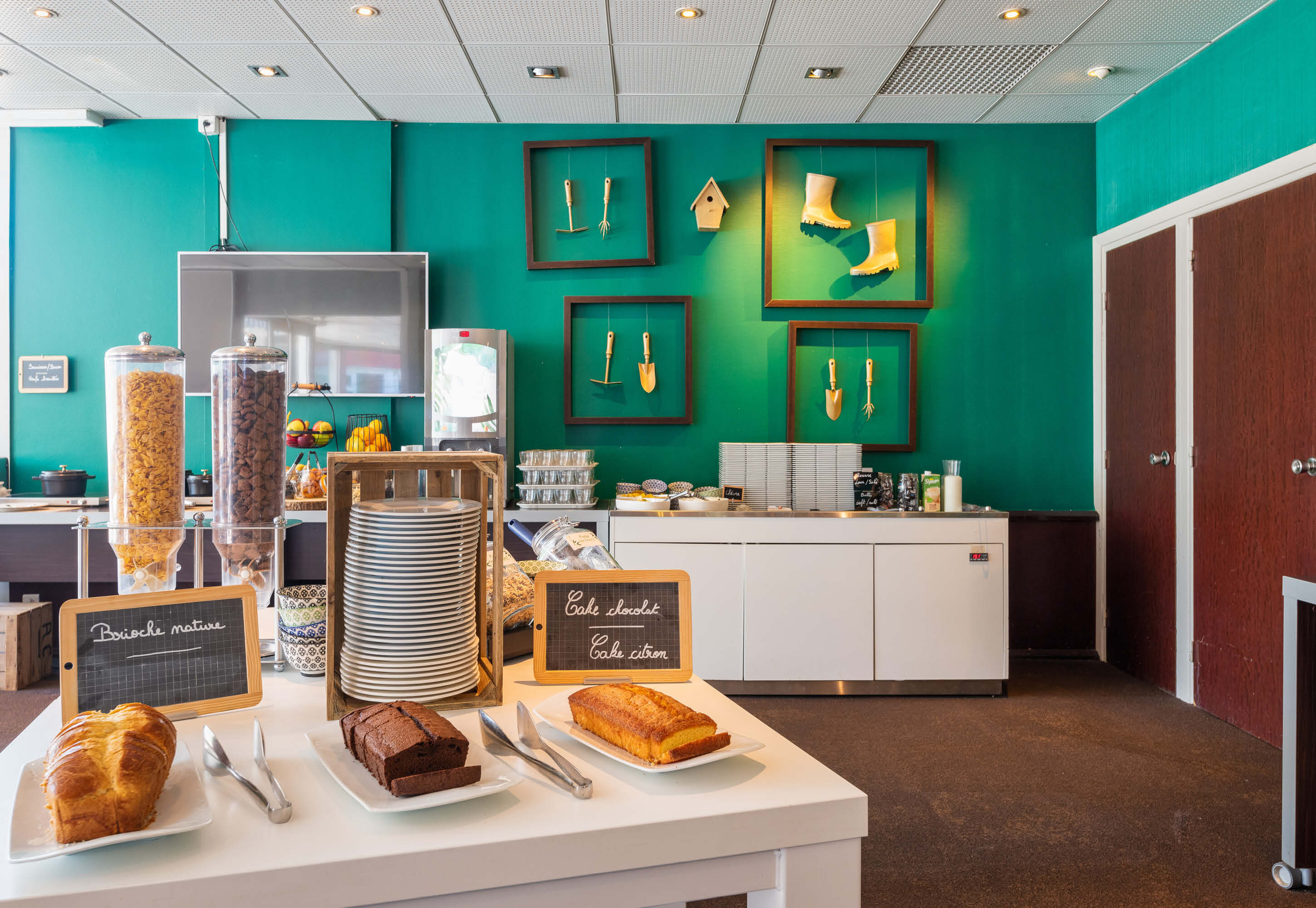 B&B HOTEL Lyon Nord near the A6 - Porte de Lyon