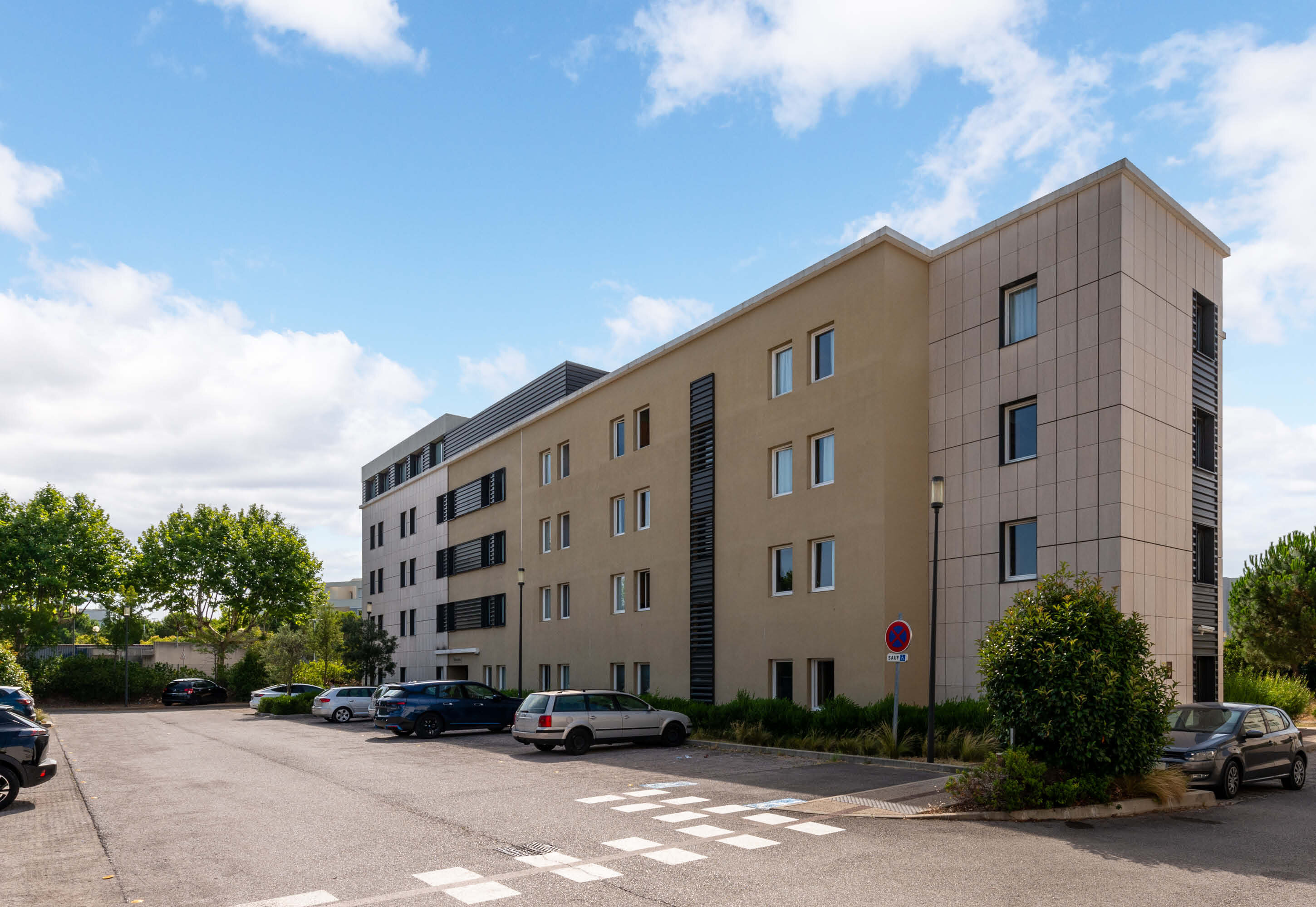 B&B HOTEL Montpellier Centre Le Millénaire ville proche du Parc Le ...