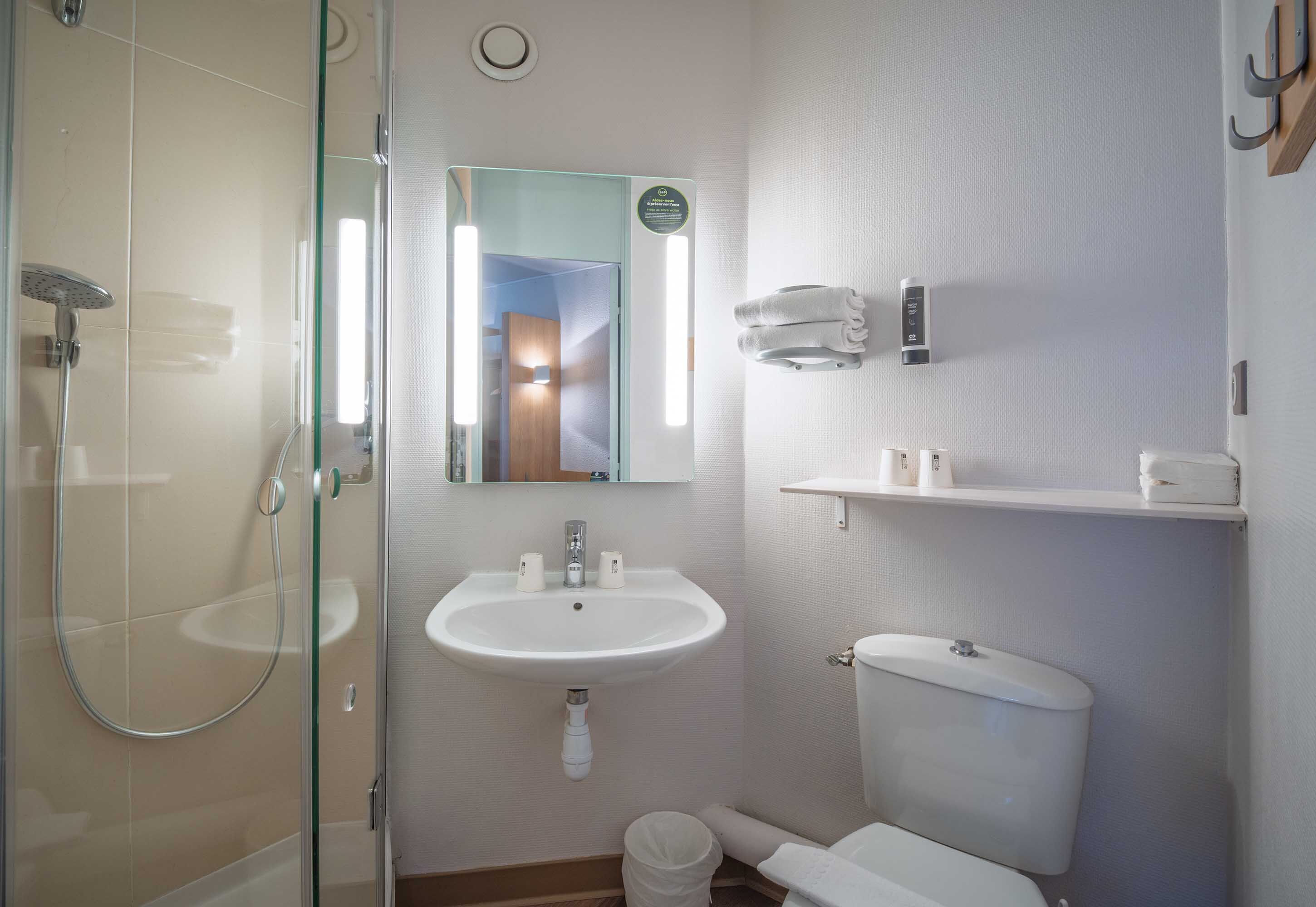 B&B HOTEL Nantes Rezé Saint-Sébastien, hôtel 2 étoiles à Saint-Sébastien