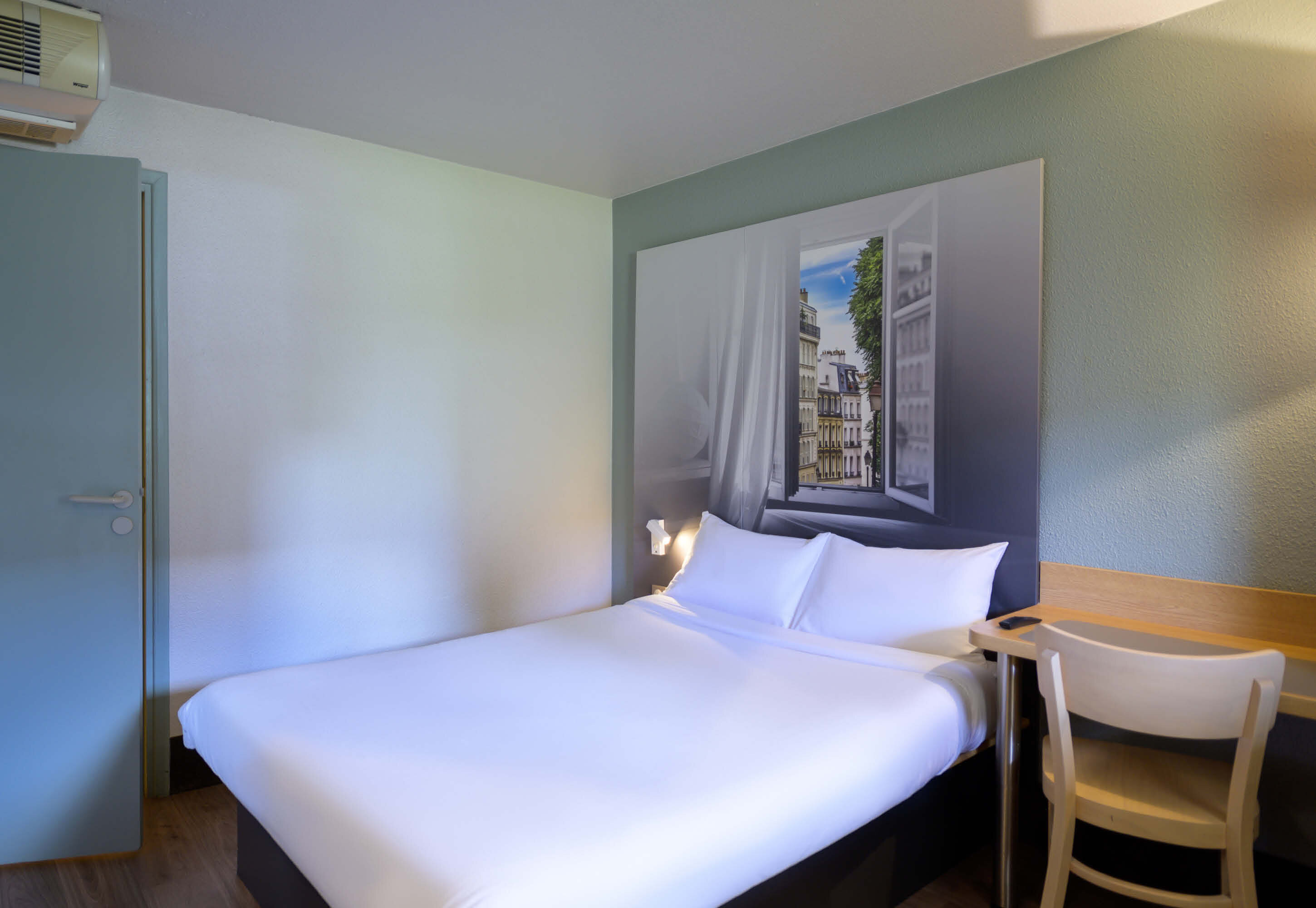 B&B HOTEL Pontault-Combault, near Paris and the RN4 road