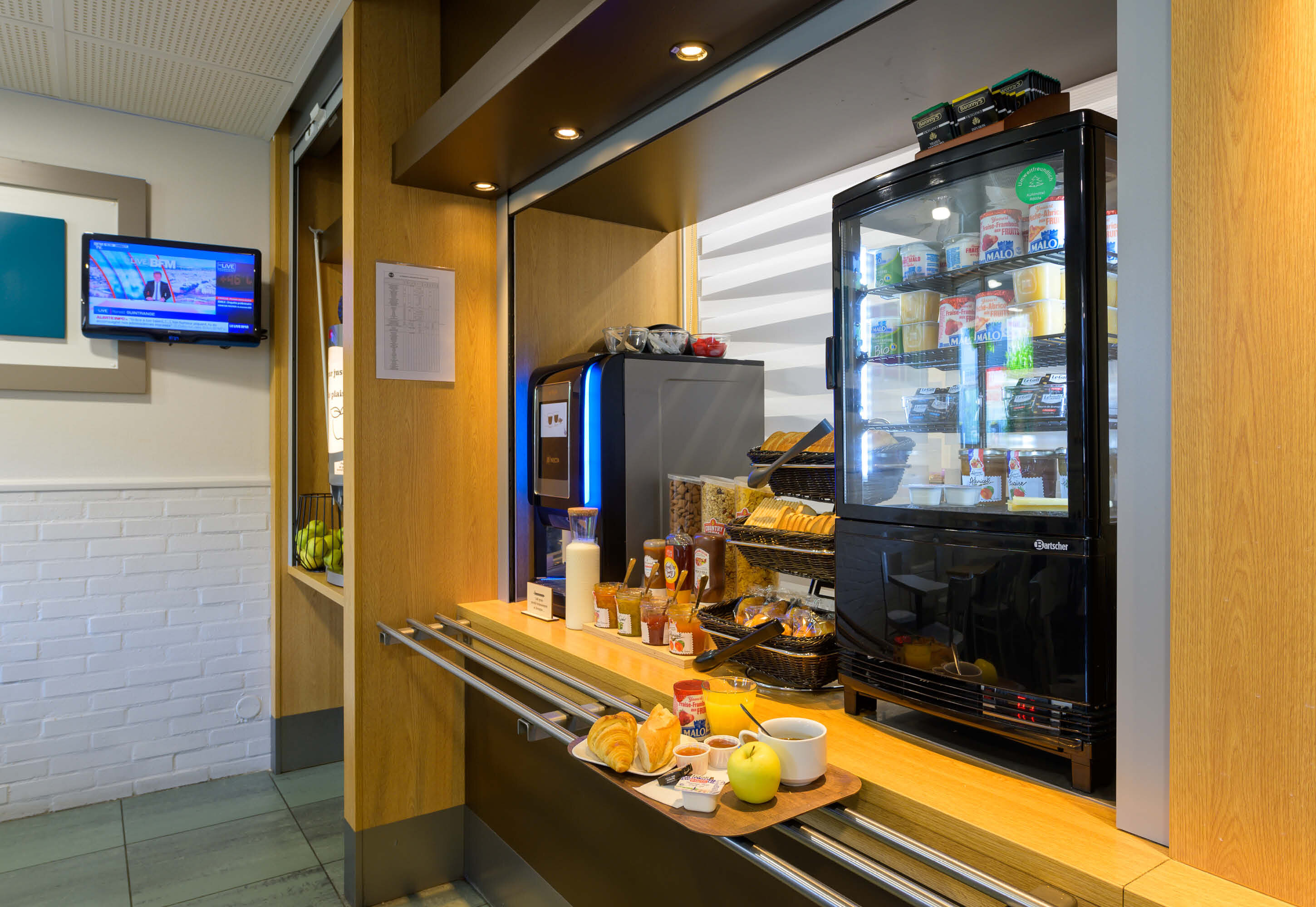 B&B HOTEL Pontault-Combault, near Paris and the RN4 road