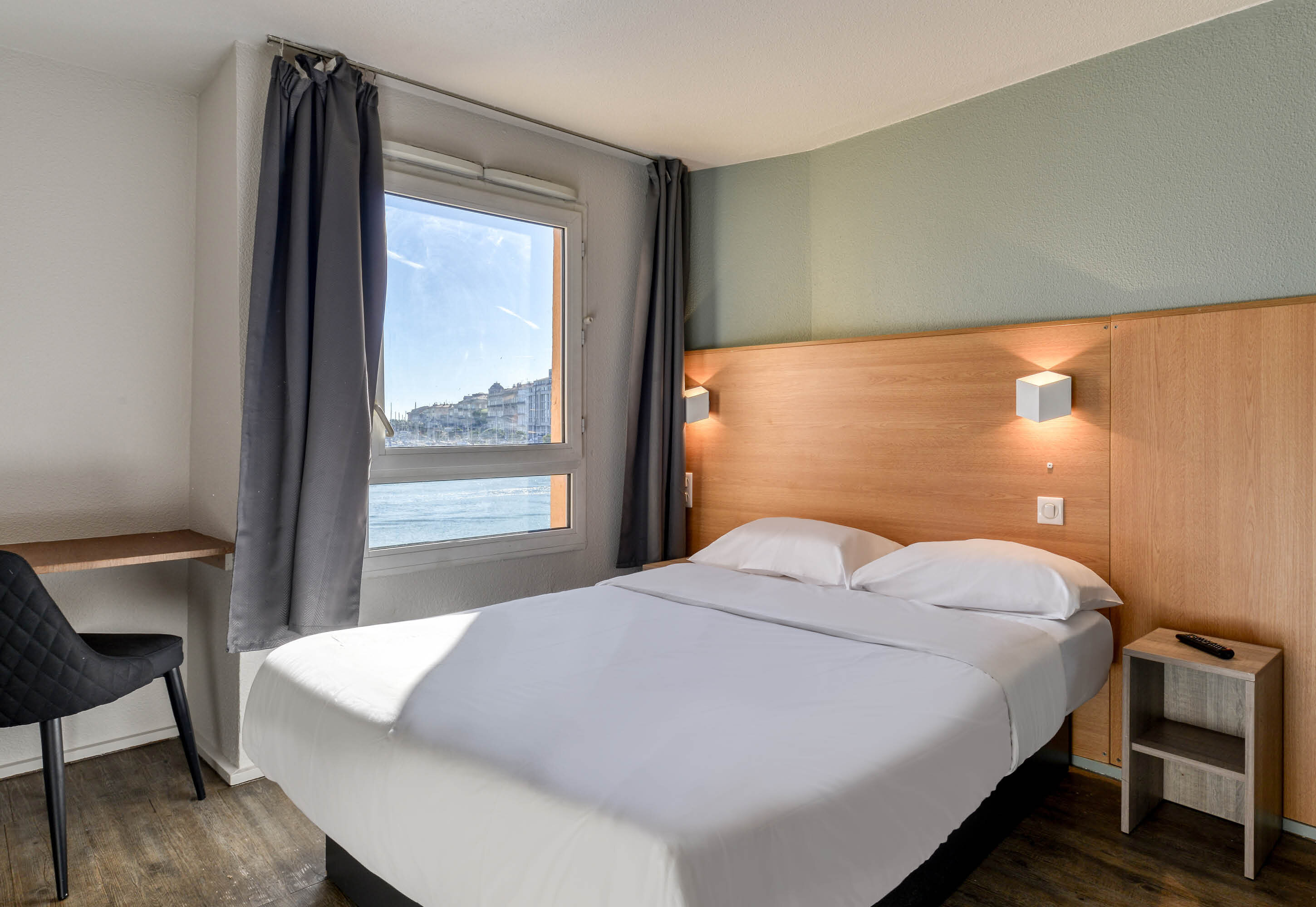 B&B HOTEL Sète Centre Gare, chambre avec vue sur le canal