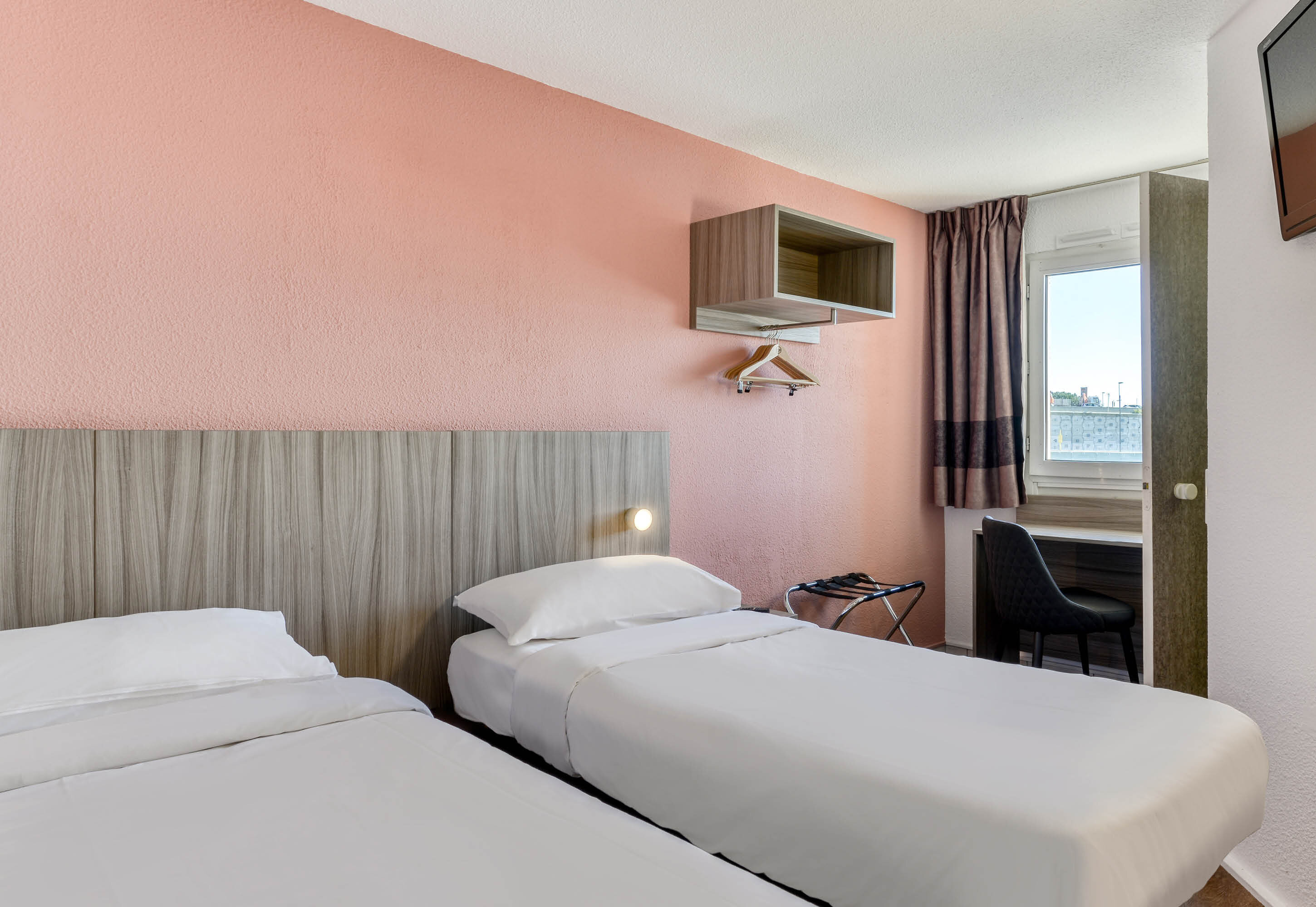 B&B HOTEL Sète Centre Gare, chambre avec vue sur le canal