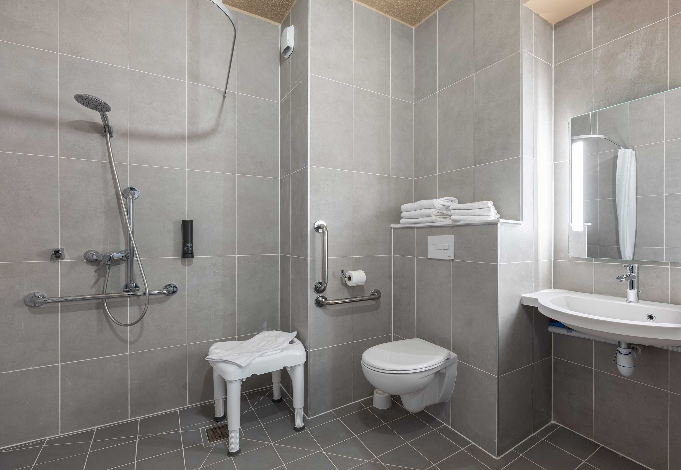 B&B HOTEL Saint-Pierre-en-Faucigny Bonneville : un hôtel tout confort ...
