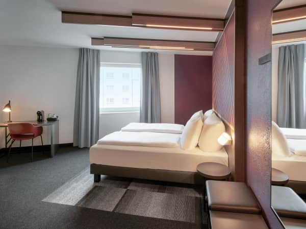 B&b Hotel Frankfurt-messe   4.0 / 512345 1229 Reviews 4.0 / 5 1229 Reviews - Frankfurt na Majni