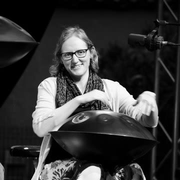 Milly Hoddo Handpan (hang drum) musician | Book a Street Artist