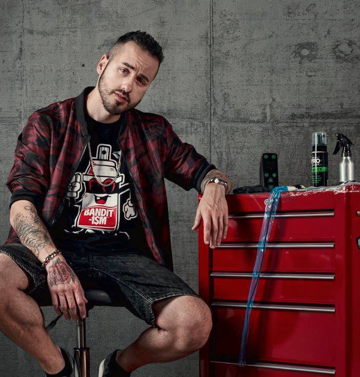 Cris Neves | Book a Street Artist