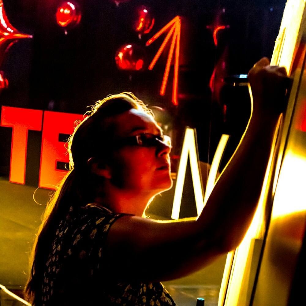 Rebecca Osborne | Book a Street Artist