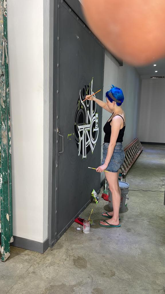 Elena Renn | Book a Street Artist