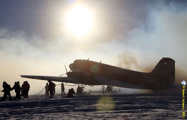 First planes at the South Pole – IceCube