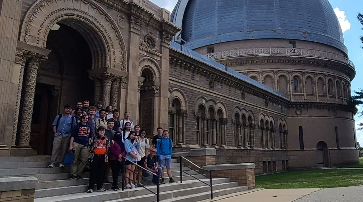 Students reach for the cosmos in IceCube Cosmic-Ray Summer Program ...