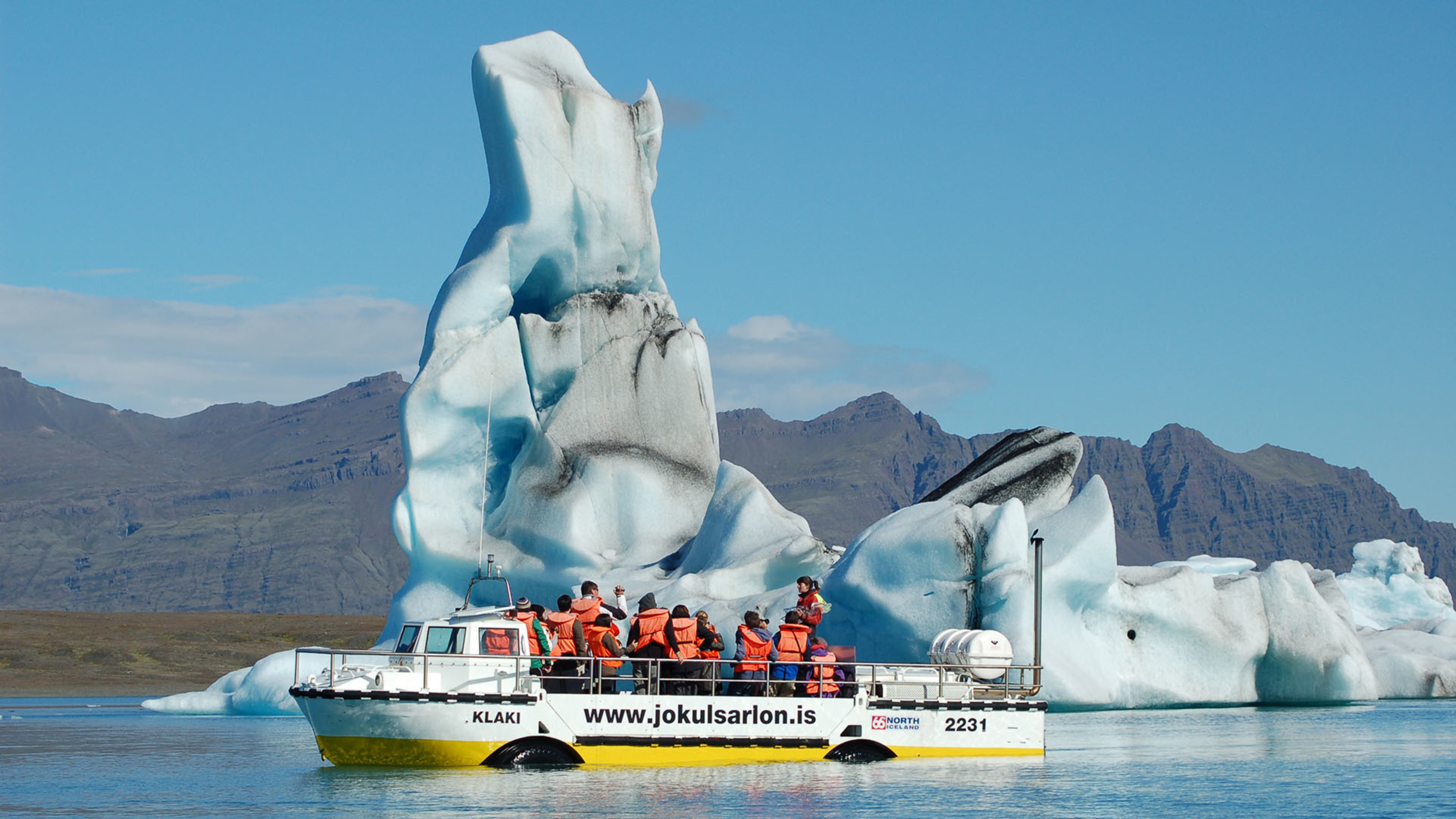 Amphibian Boat Tour on Jökulsárlón Glacier Lagoon | Iceland Tours