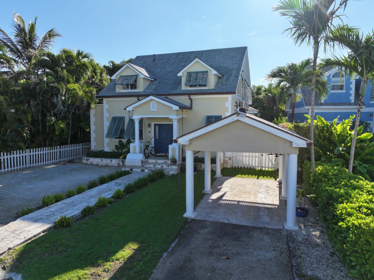 18 GOVERNOR’S CAY SANDYPORT, NASSAU, - My Bahamas Realtor Limited