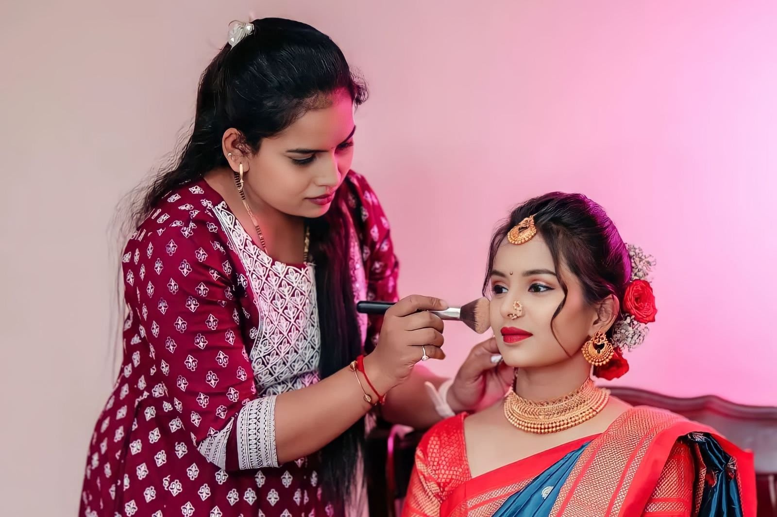 Beauty Parlour Classes for Makeup Artist - IICA
