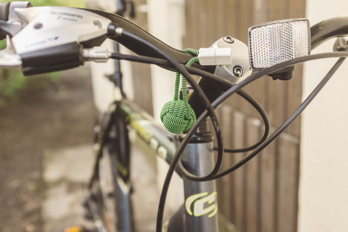 BOLD Knot: Power Bank-Charger-Cable on a Keychain | Indiegogo