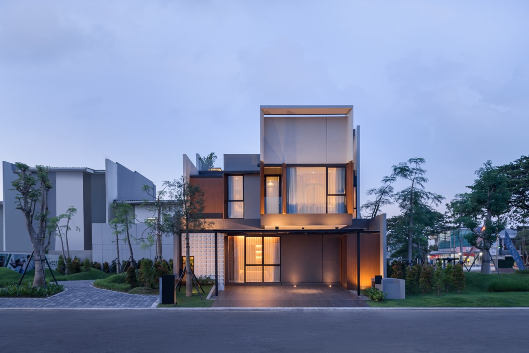 An Intimate Harmony of Privacy