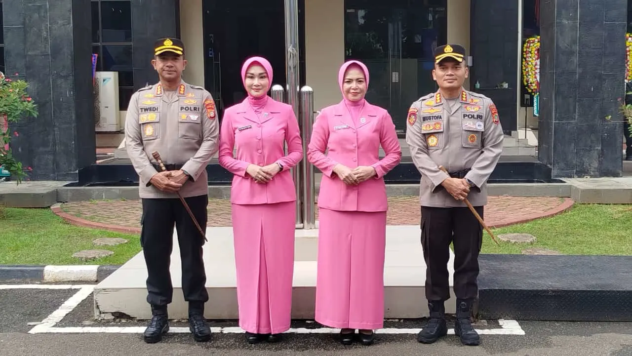 Kombes Pol. Mustofa Gantikan Kombes Pol Twedi Jadi Kapolres Metro Bekasi - BEKASIVOICE